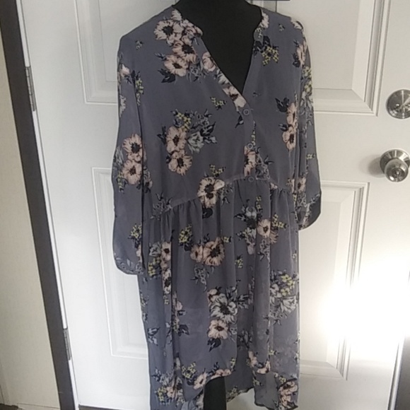 torrid | Tops | Pretty Lexie 34 Sleeve Blue Floral Print Top Sz2 | Poshmark